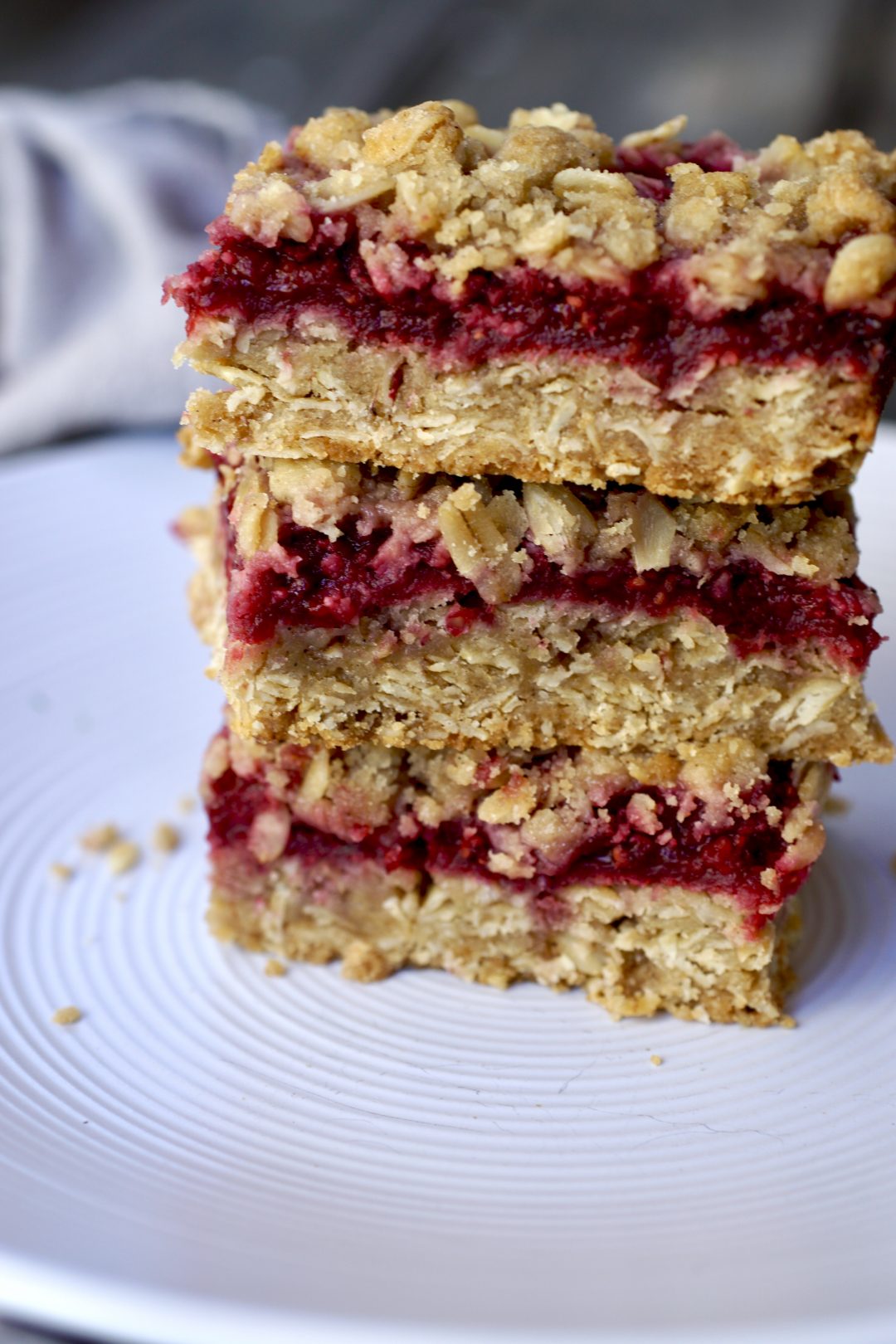Raspberry Fruit Bars With Brown Sugar-Oat Crumble - Simmer + Sauce